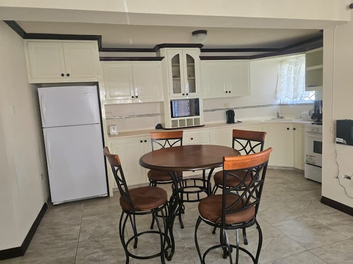 Welcome To Our Cozy Retreat! - Bridgetown