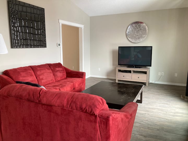 4 Bedroom House In Peace River - Peace River