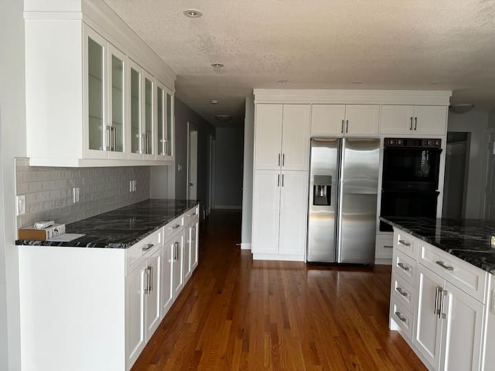 Relaxing Modern Cozy Home - Airdrie