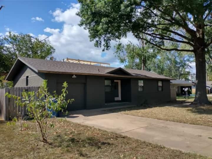 Modern Ranch Next To Home Office - Bentonville, AR