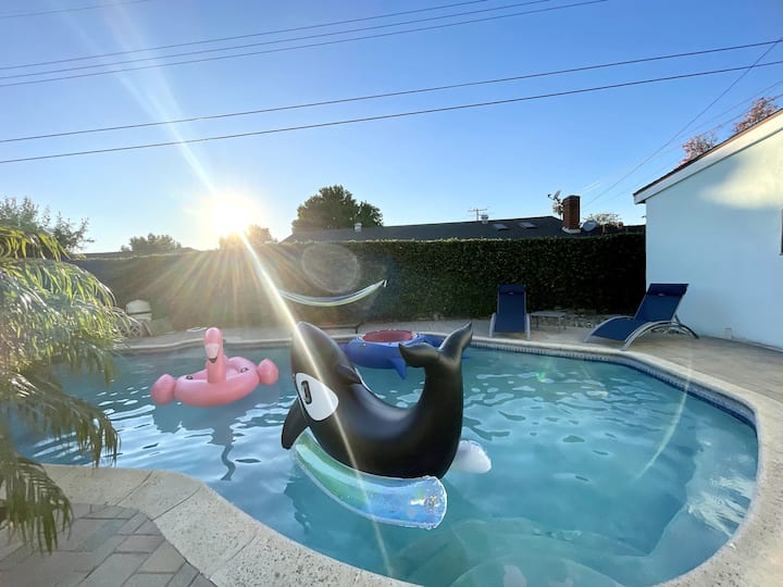 Pool House Near Disney! Pool Table + Bouncer! - Fullerton, CA