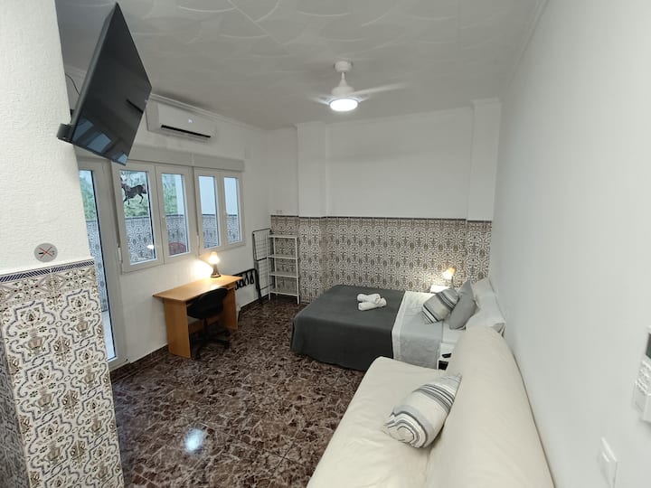 Espectacular Estudio En Bajo, Con Terraza Privada - Valencia