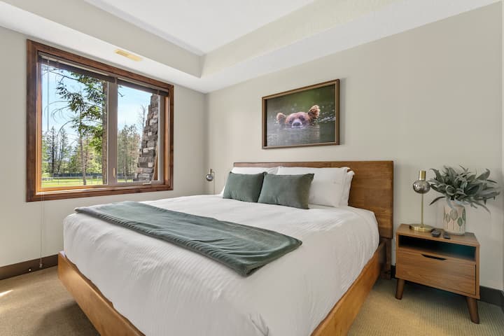 Grizzly Springs | Outdoor Pool/hot Tub | Fireplace - Radium Hot Springs