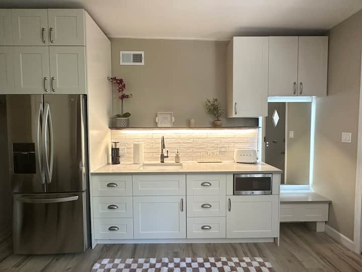 Tranquil Hideaway - Elmhurst, IL