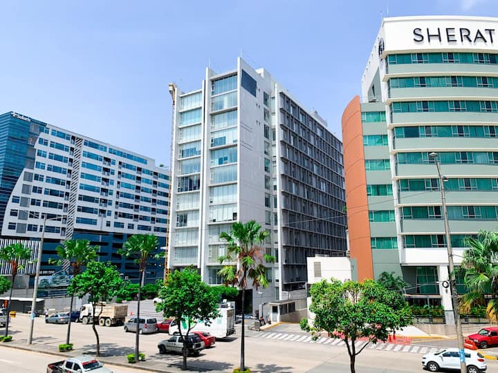 Suite En Piso Alto, Frente Al Mall Del Sol - Guayaquil