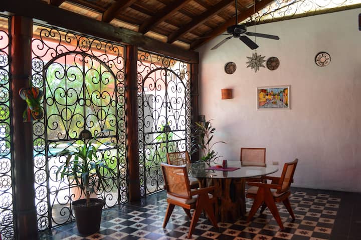 Casa En El Centro Con Piscina - Mérida, México