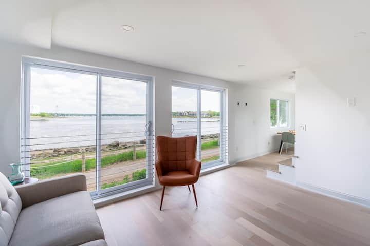 Modern Luxury Beach House Vibes, Historic Salem - Salem, MA