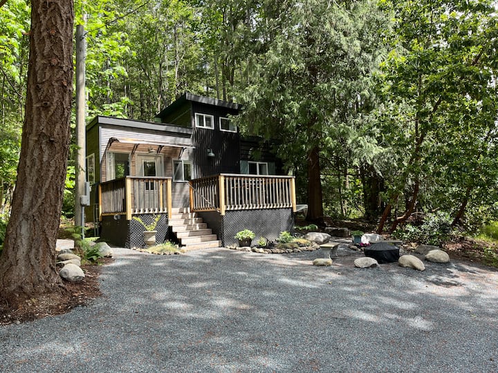 Malaspina Strait Tiny Home - Powell River