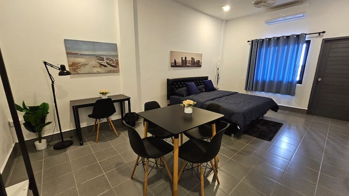R6-cozy Double Bed Near Cafe, Business, Diplomatic - Vientiane