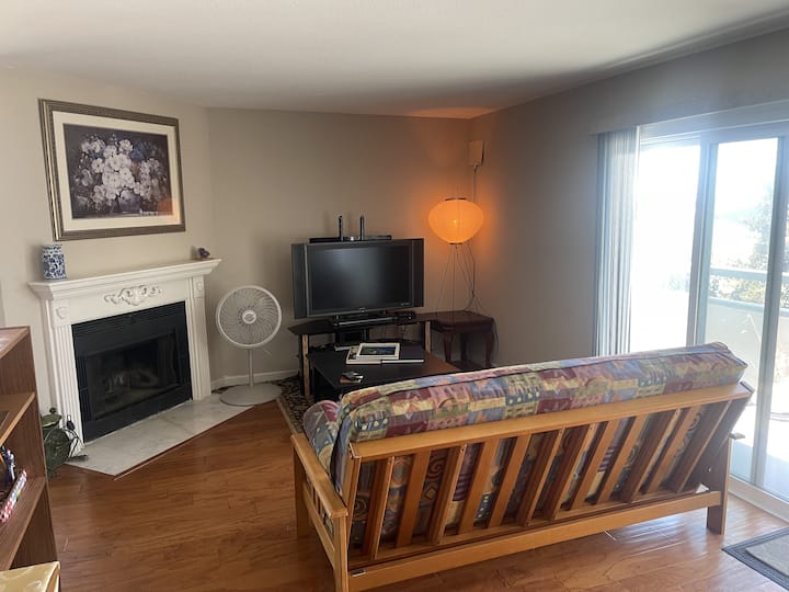 2 Bedroom, 2 Bathroom, Gated Parking, Near Bart - San Leandro, CA