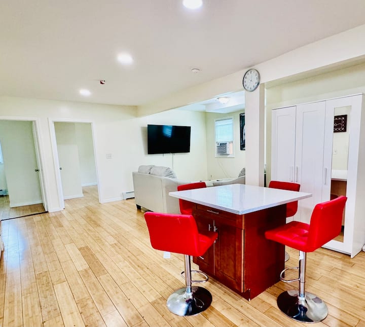 Lux Apt-30 Mins To Manhattan,15 Mins From Lga/jfk! - Fort Totten - Queens NY