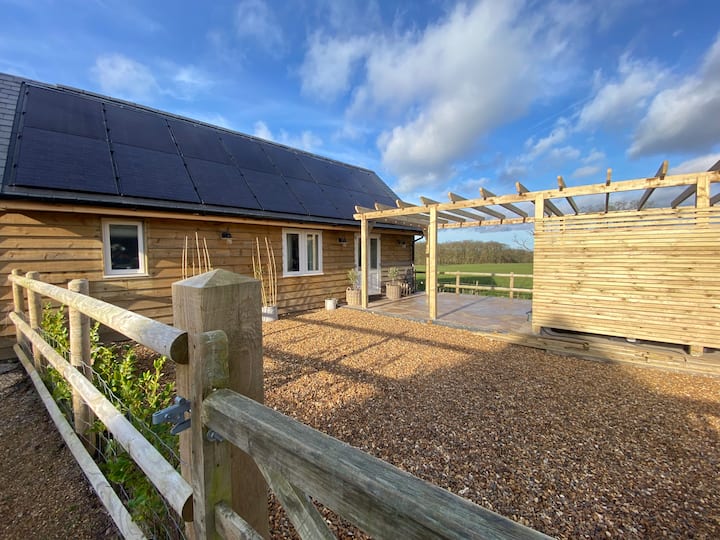 Luxury Boutique Retreat, Hot Tub, Dog Friendly - Wrexham