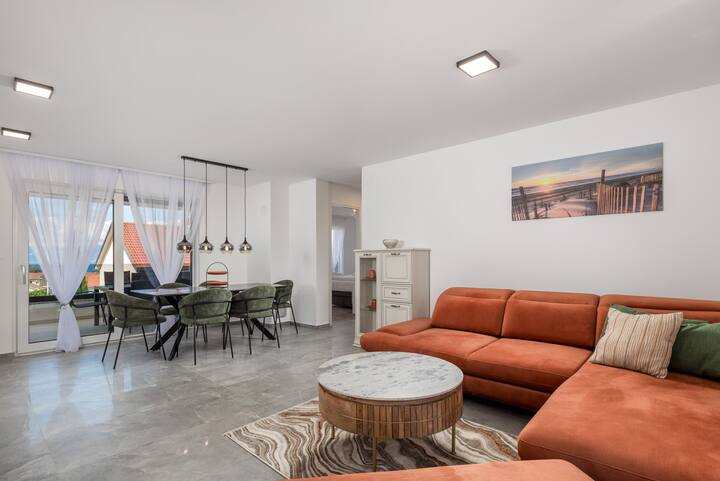 Gloria Apartment With Balcony - Malinska