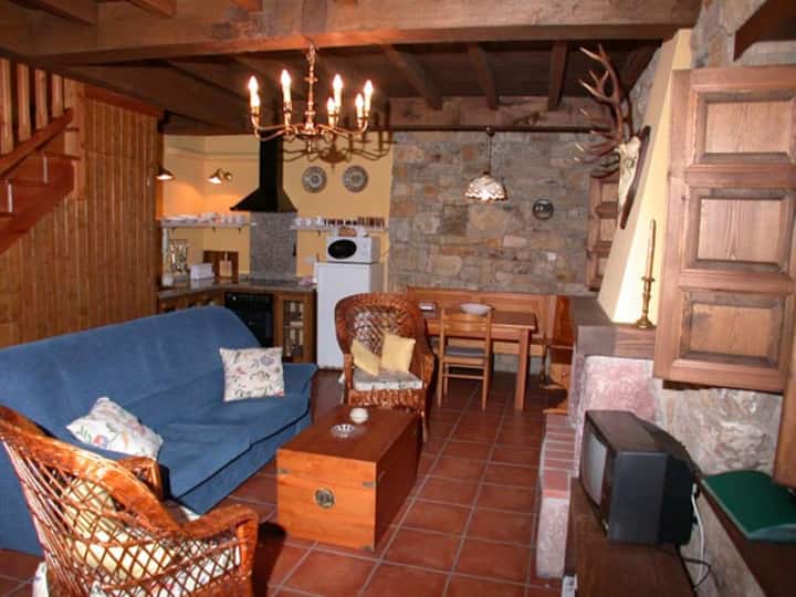 Casa Rural En Pueblo Tranquilo - Nava