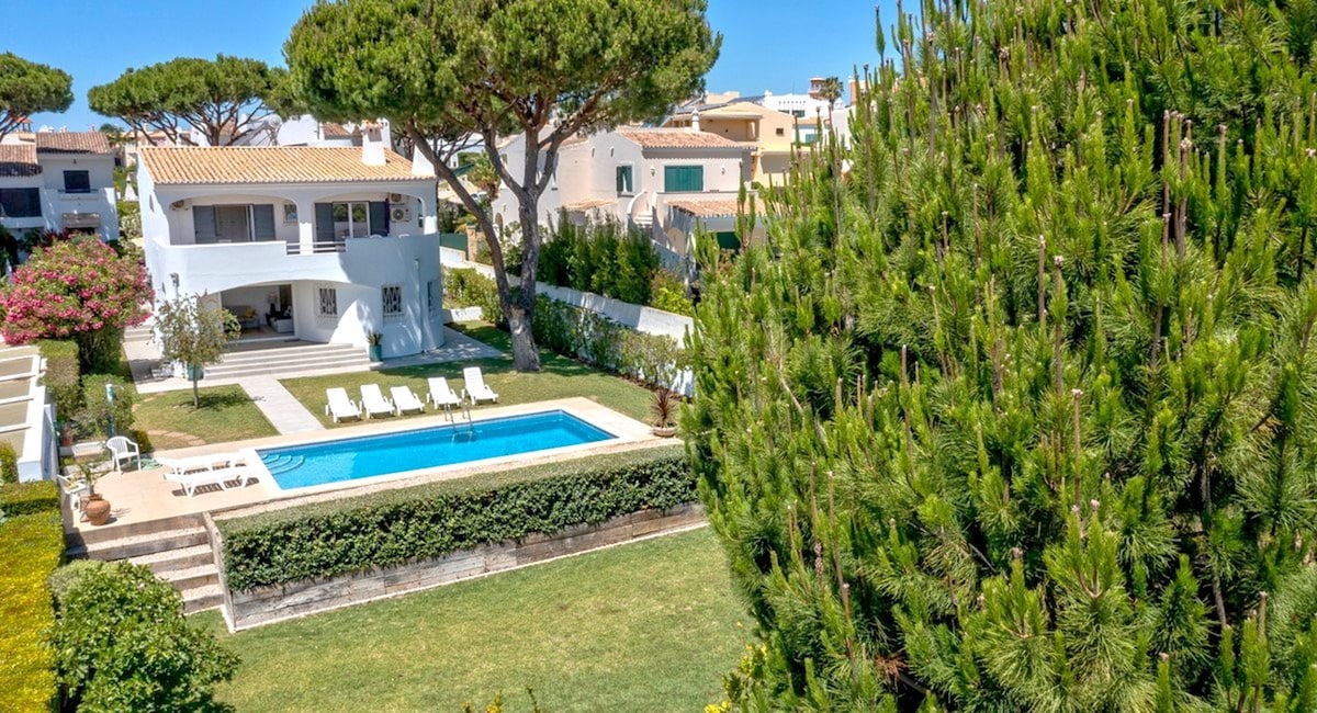 En la zona del casco antiguo y cerca de todos los servicios - Casas en renta en Quarteira, Faro ...