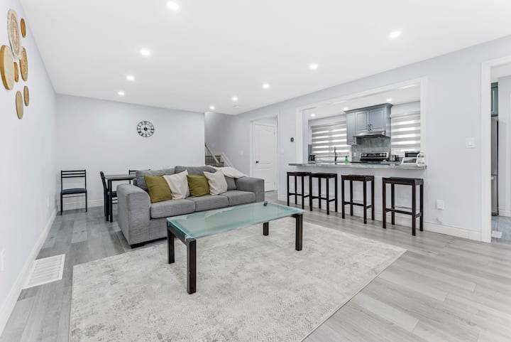 Mins To Beach And Wineries | 3 Beds | Free Parking - St. Catharines