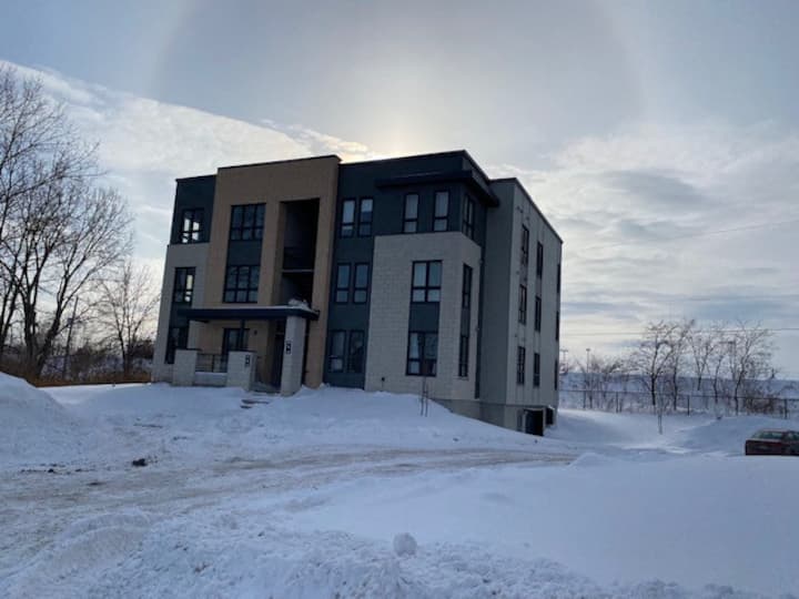 45 - Beau Condo Moderne - Repentigny