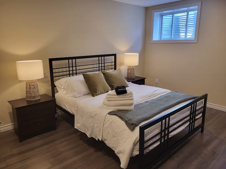 Spacious Basement Suite - Kingston