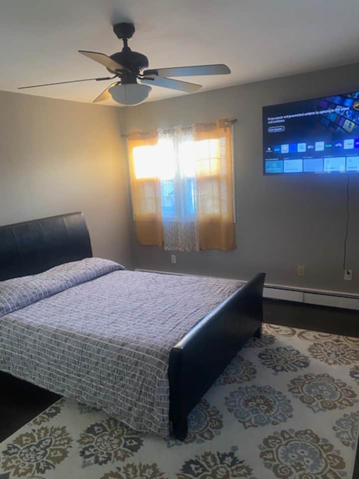 Available Room In Private Home. - New Castle, DE