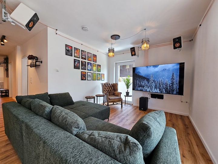 Better I Industrial Apartment I Home Theater - Kempten