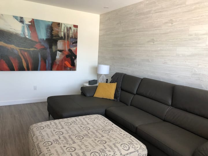 889 - Bel Appartement Rénové! - ロンゲール
