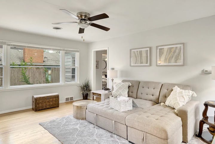 5 Min To Uiuc, Parking, Fast Wifi, Backyard - Champaign, IL