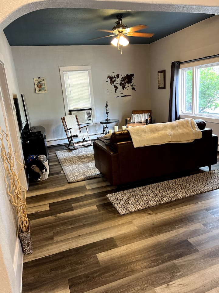 Old Town Bungalow In Loveland - Loveland, CO