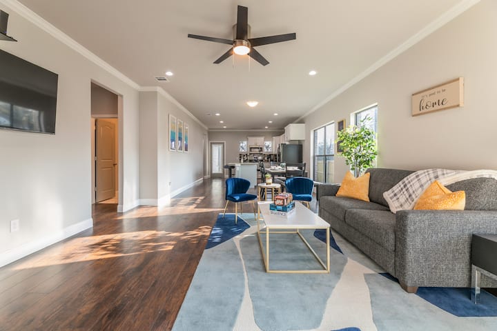 Family Friendly 4 Bed | Close To Downtown - Dallas, TX