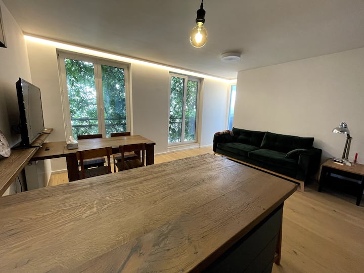 Spacious & Quiet Prime Location - 3 Bedrooms - Berlin