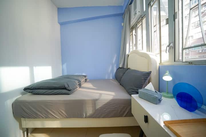 Cozy Window Double Room @ Man Yuen St. Austin Mtr - Tsuen Wan