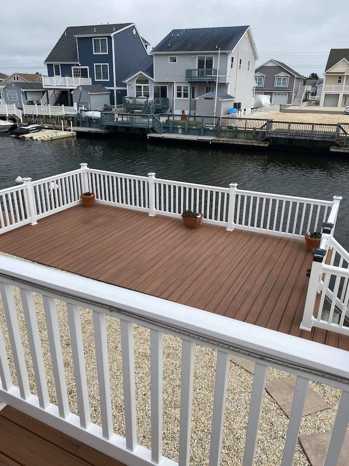 Beautiful Waterfront Bungalow - Beach Haven, NJ