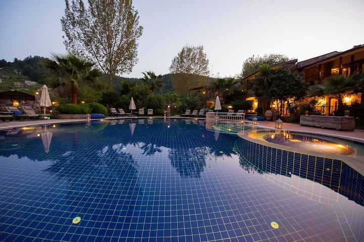 Gunays Garden (1)

Three Bed Villa Kayakoy - Kayaköy