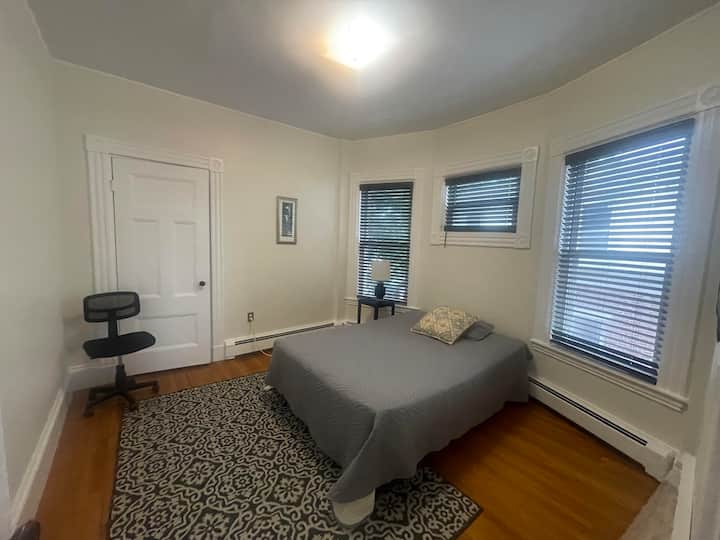 Comfort And Convenience Of Home In Boston! - Boston, MA