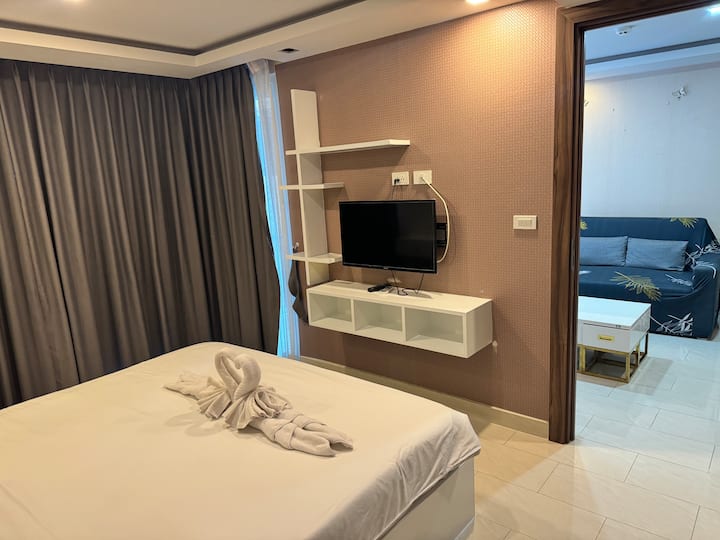 芭堤雅市中心 Grand Avenue 2楼一卧室公寓城景  高速互联网 4k智能电视 紧邻海滩 - Pattaya City