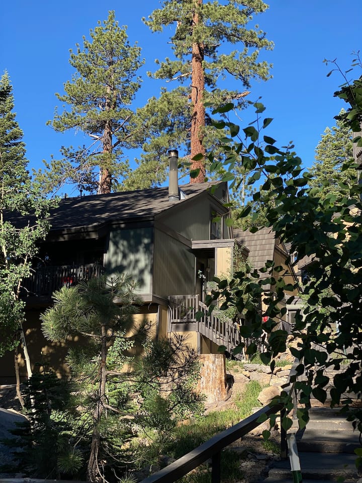 Cozy Mountain Condo, 1bd+loft, 2 Bath And Garage - Mammoth Mountain, CA
