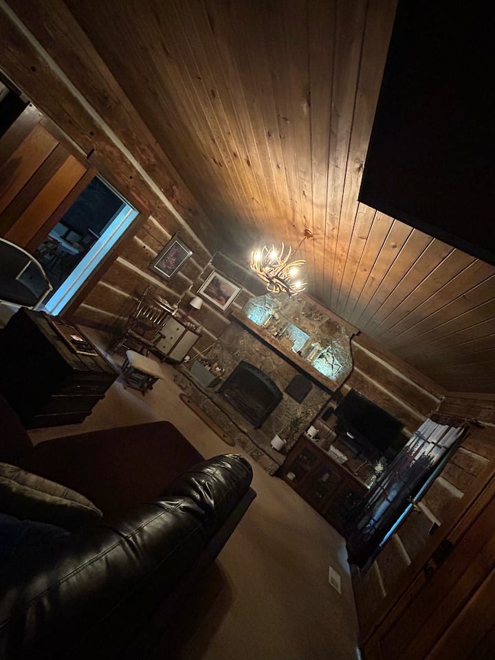 Cozy Cabin - McMinnville, TN