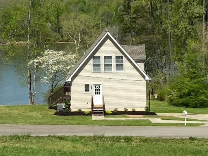 Lake House - With Dock - Chickamauga Lake, TN