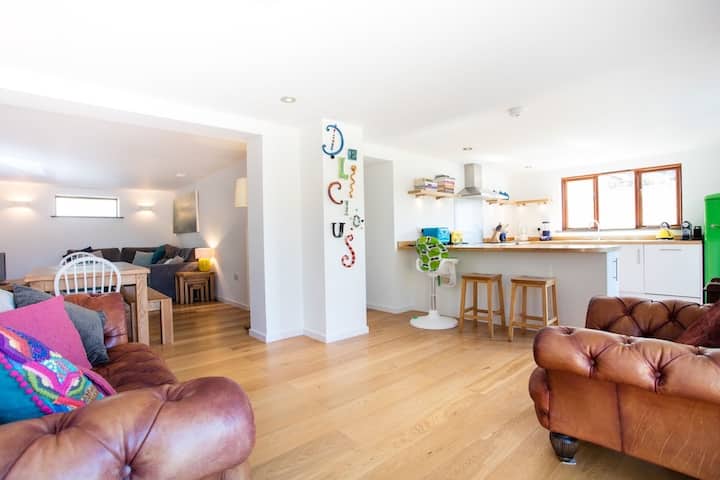 Cheerful Family Home 600m From The Beach! - Bude