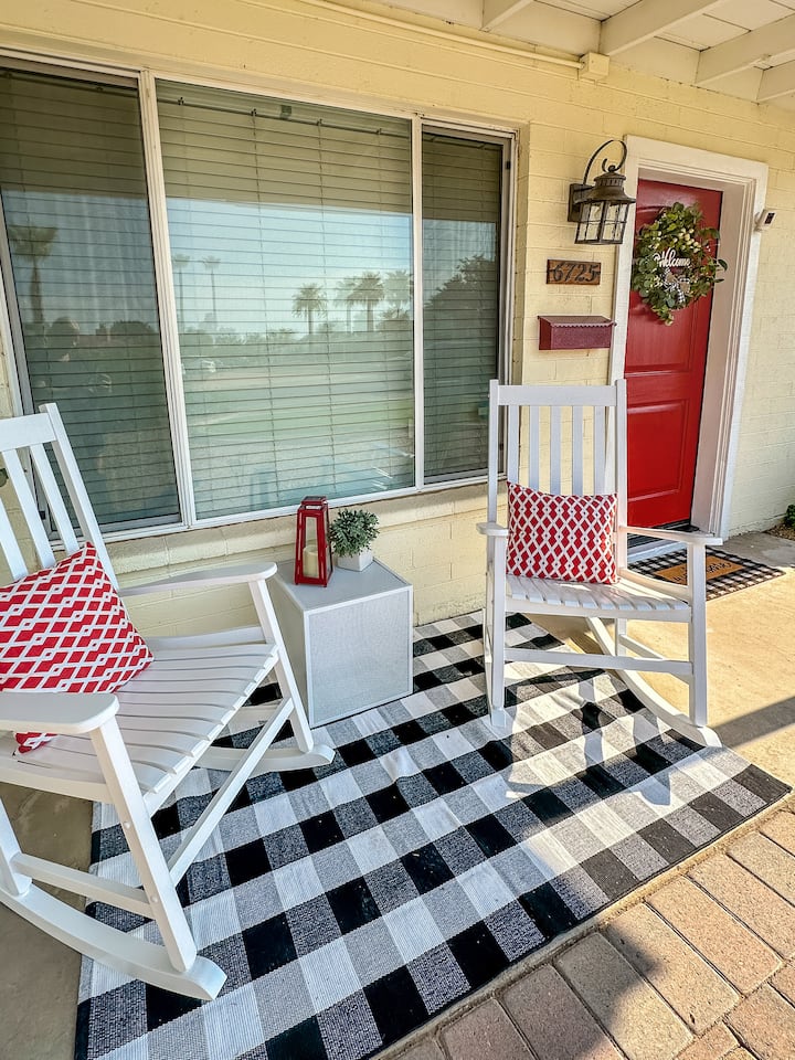 Red Door Ranch On 2nd St - Prime Old Town Home - Scottsdale, AZ