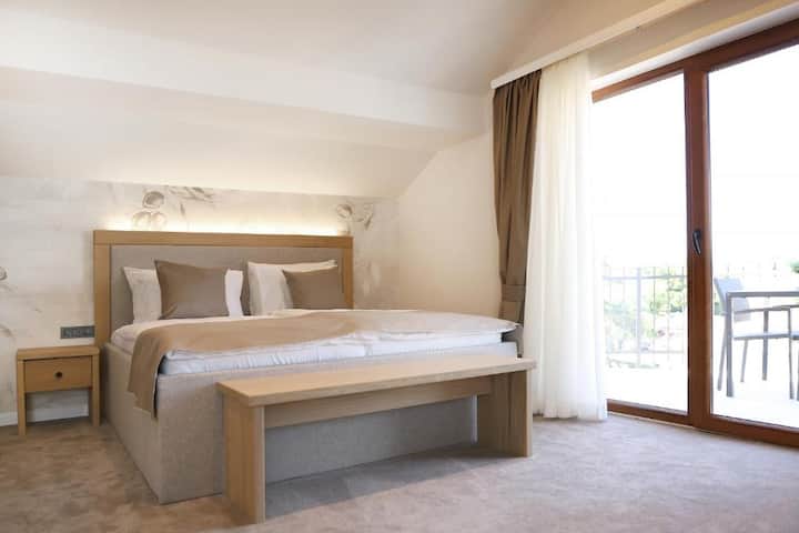 Bracera ~ King Suite W/balcony - Malinska