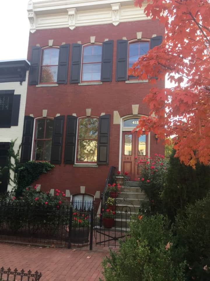 Beautiful Historic Capitol Hill Apt - Washington, D.C.