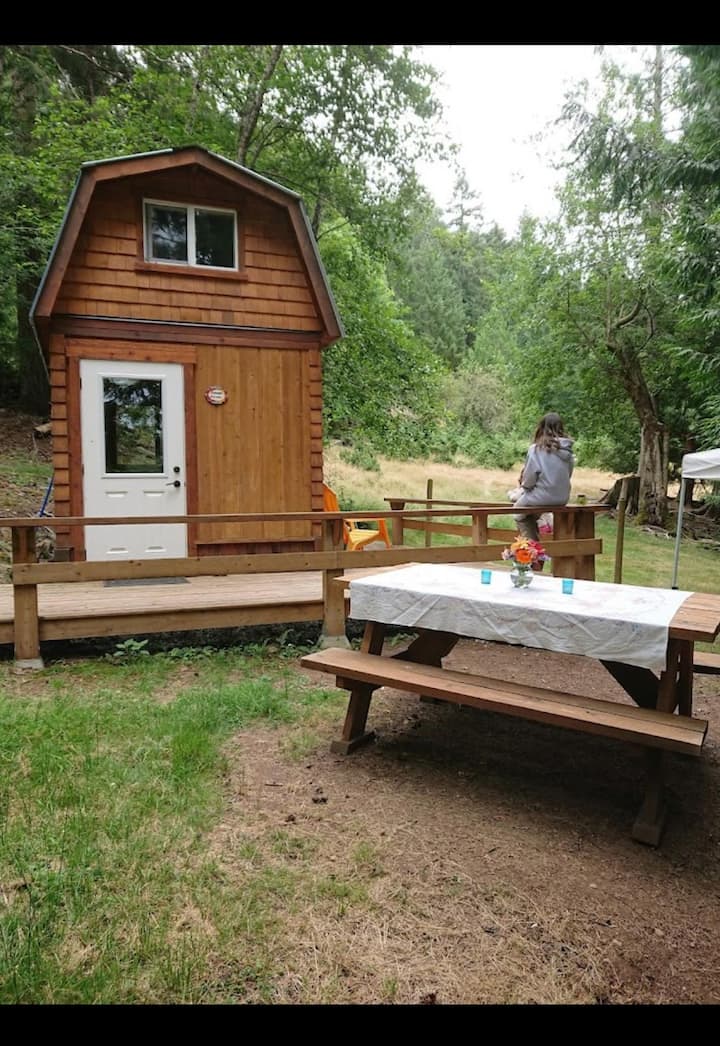 Ambledale Farms Glamping - Salt Spring Island