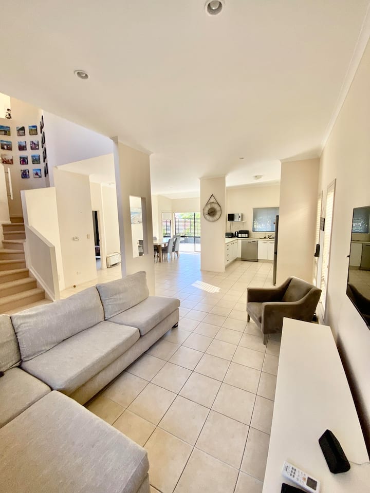 Large Family Home Close To Beach - Northland