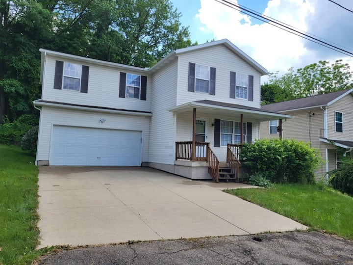 Portage Lakes Remodeled House - Akron, OH
