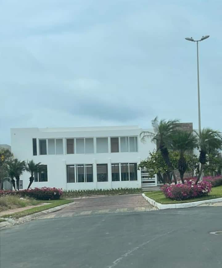 Disfruta De Lo Moderno - Punta Blanca