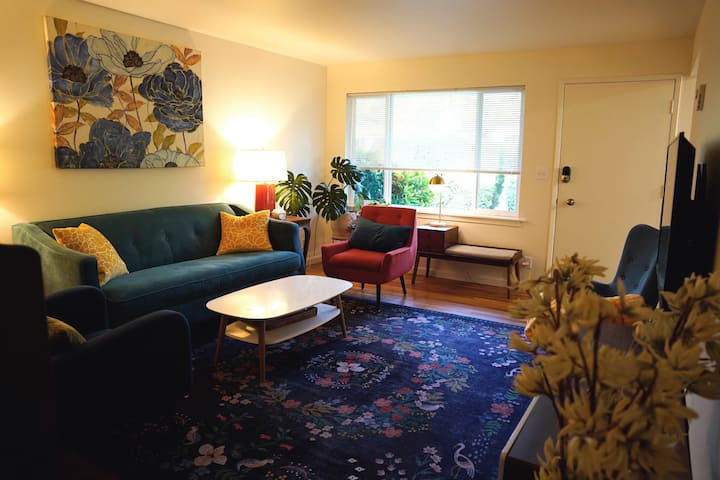 Mid-century Duplex In Shoreline - 에드먼즈