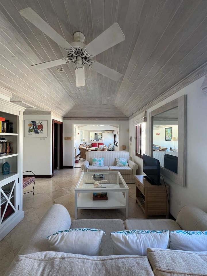 Beautiful 2 Bedroom Apartment Nr Beach In St James - Barbade