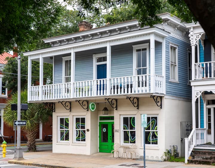 Spacious Downtown Savannah On Broughton, Sleeps 8 - Savannah, GA