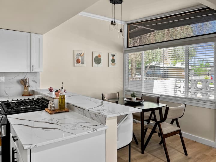 Newly Updated Home 2br~5mins To Oldtown Scottsdale - Scottsdale, AZ