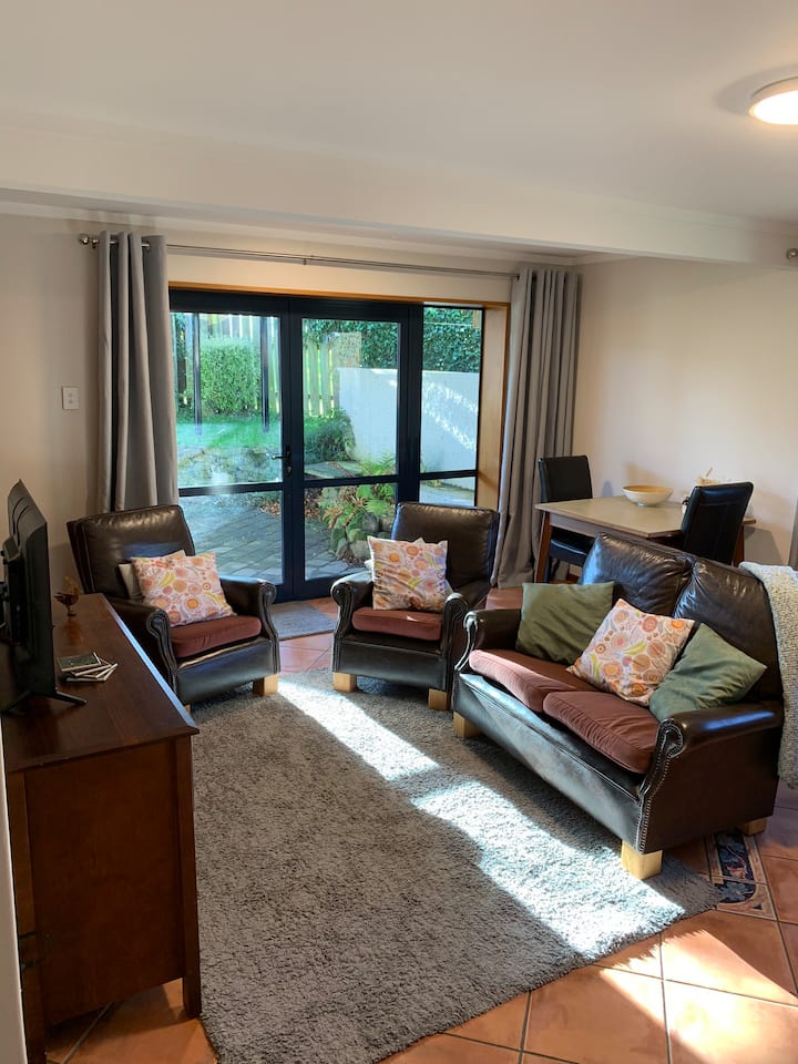 Gateway To The Peninsula + Close To Town - Dunedin